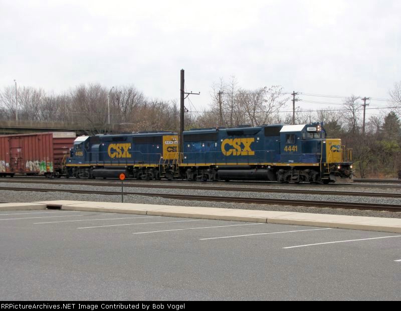 CSX 4441 and 4406